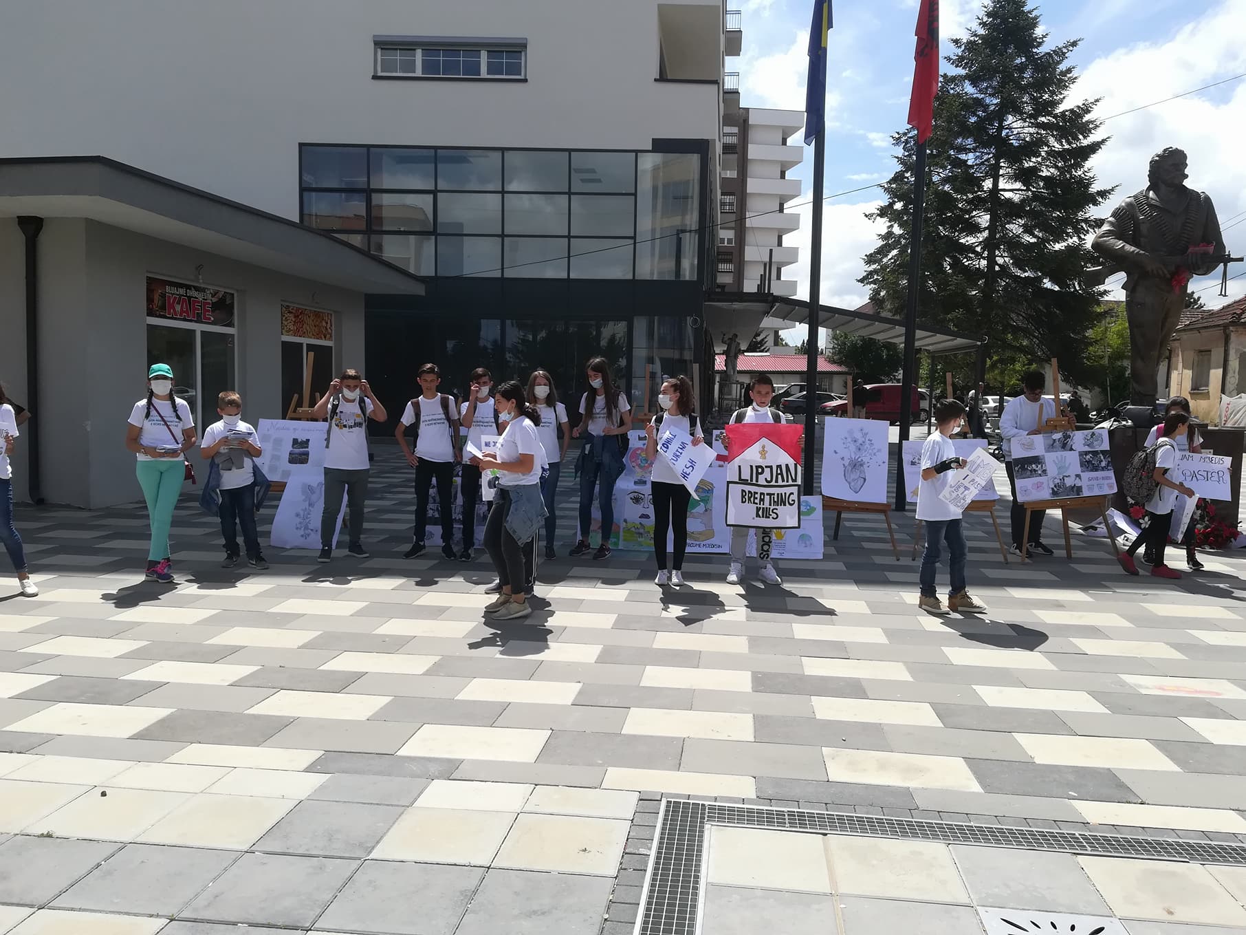 Nxënsit e shkollës Ismajl Luma në Lipjan pjesë e aktivitetit për ...