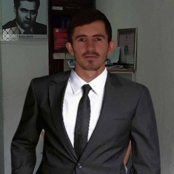 Arton Sinani: Kam vendosur që të mos jem në strukturat e PDK –së ...