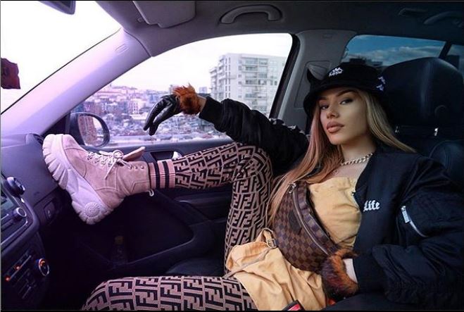 Tayna me Petite, iu shton apetit - LipjaniNews