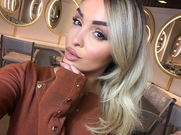 Adelina Berisha ‘përvëluese’ nga palestra, i ekspozon linjat perfekte ...